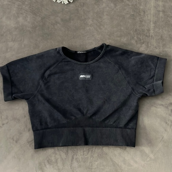 Bo + Tee | Tops | Bo Tee Cropped Workout Top | Poshmark